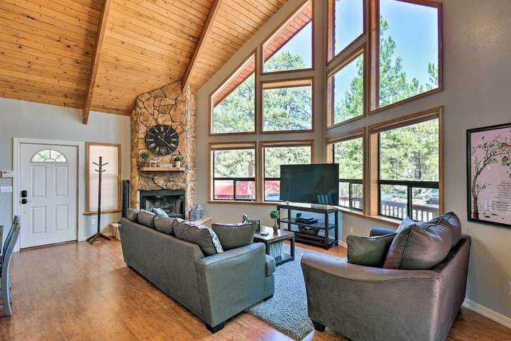 Modern Mountain Chalet: Munds Park Retreat W/ Deck - Munds Park, AZ