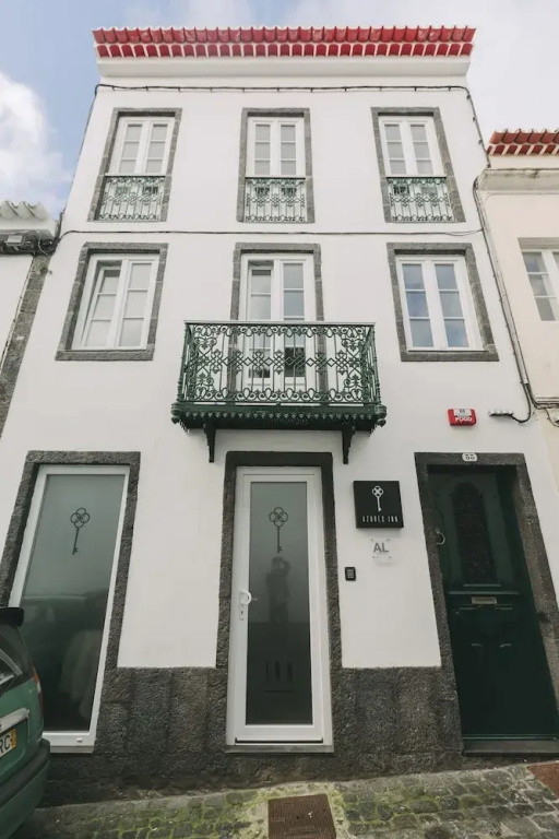 Azores Inn - Family Suites Hostel - Ponta Delgada