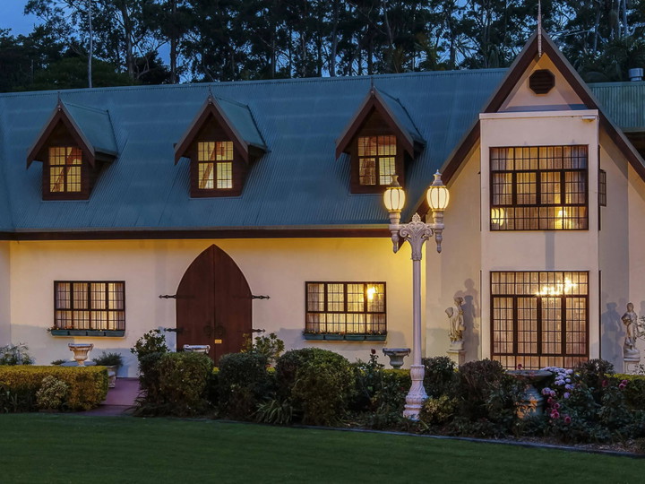Mt Tamborine Stonehaven Boutique Hotel - Tamborine Mountain