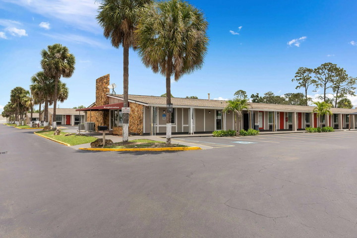 Super 8 By Wyndham Kissimmee-orlando - Celebration, FL