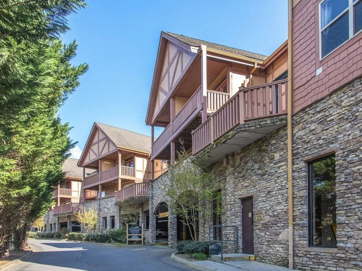 Golf View Resort By Jackson Mountain Rentals - Gatlinburg, TN