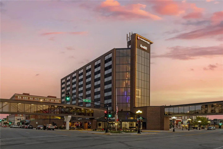 Executive Residency By Best Western Waterloo & Cedar Falls - Waterloo, IA