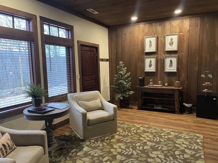 The Dogwood Inn - Blue Ridge, GA