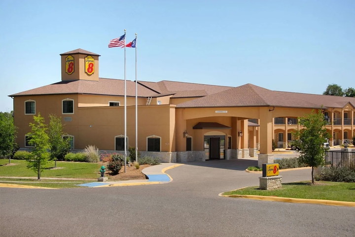Super 8 By Wyndham Stephenville - Stephenville, TX