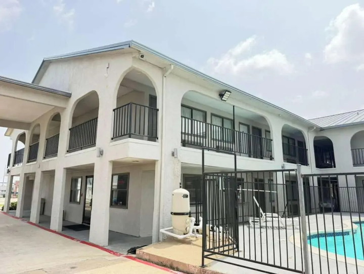 Delux Inn Mesquite Near I-30 Dallas - Garland, TX