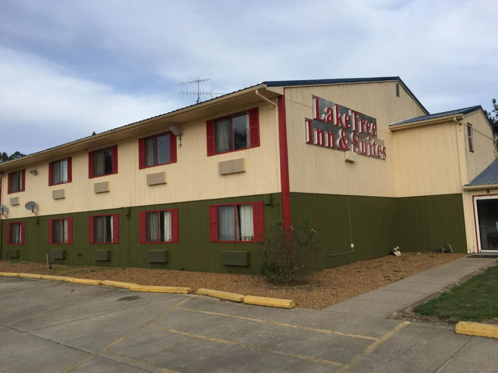 Laketree Inn And Suites Marion - Marion, IL