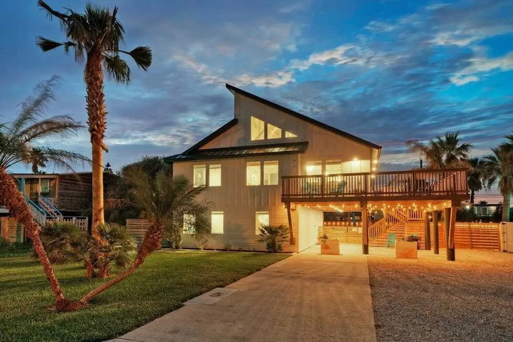 Private Pool, Walk To Beach, 6bdr, Main+guest House Third Sandbar By Avantstay - Corpus Christi, TX