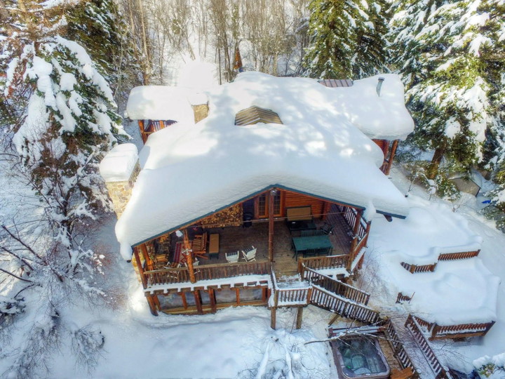 Log Cabin On The Stream - 猶他