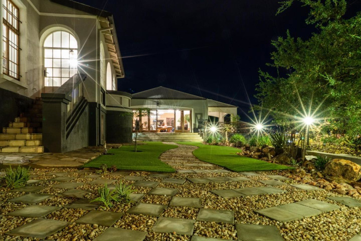 Haus Schwerinsburg Guest House - Windhoek
