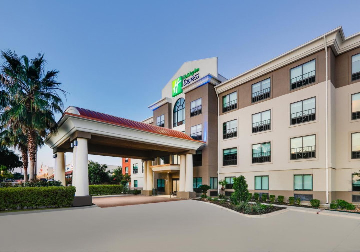 Holiday Inn Express & Suites San Antonio Nw Near Seaworld By Ihg - Helotes, TX