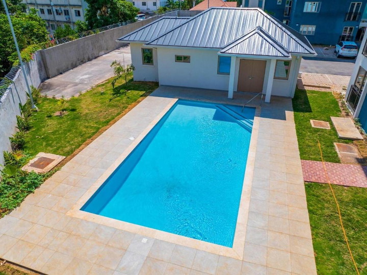 Deanery Apartments - Pool Access - Fully Ac - 24hrs Security - 20mins Airport - Jamaica