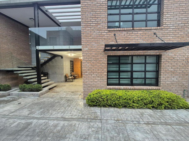 Modern Industrial Artsy Apt Remodel Secure - Brownsville