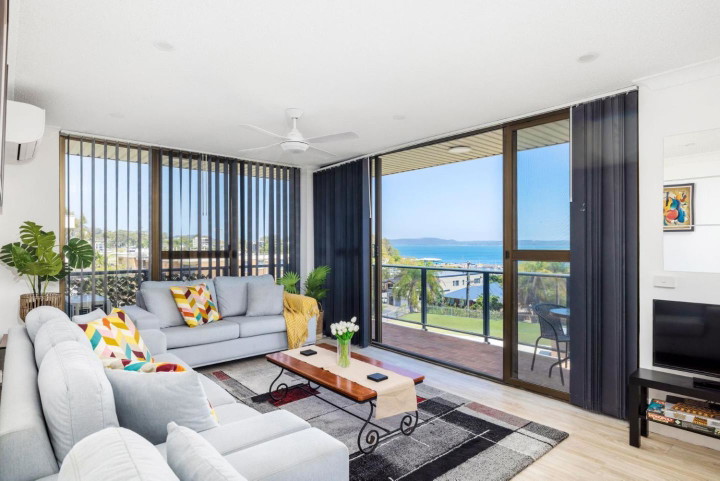 Views And Pool In A Great Location In Nelson Bay - Salamander Bay