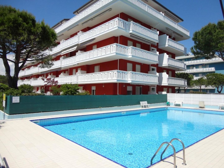 Ground Floor Apartment In Caorle For 6 - Caorle