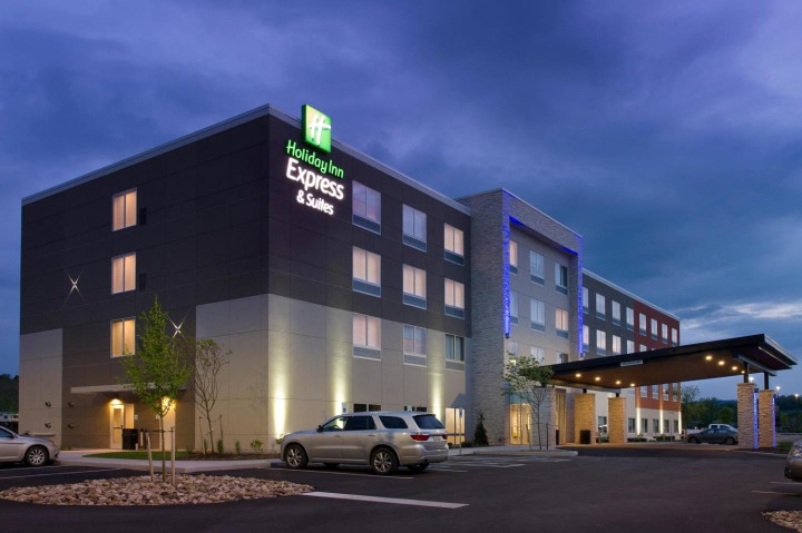 Holiday Inn Express & Suites By Ihg Altoona By Ihg - Altoona, PA