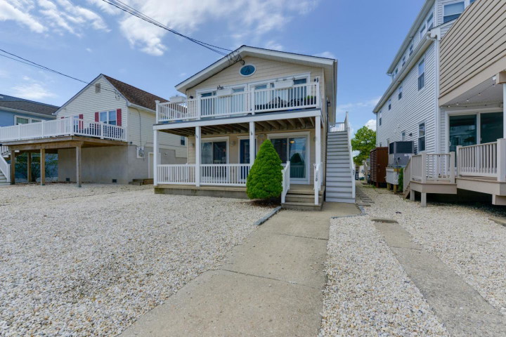 Avalon Vacation Rental W/ Porch & Grill! - Avalon