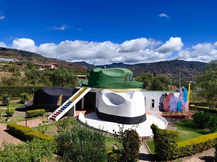 Entre Sombreros - Colombia