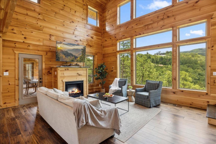 Where Bears Wave & Private Pools Await | Big Pine Chalet - Tennessee (State)