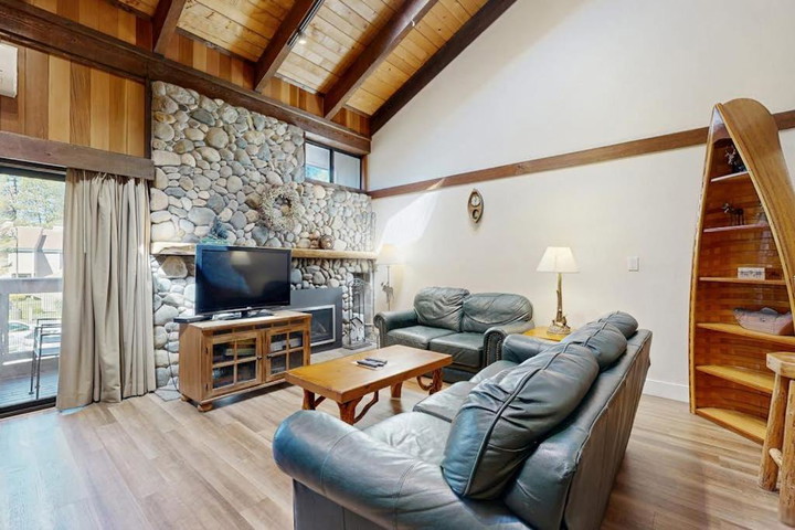 Lake Living At It's Finest With Amazing Amenities & Minutes To Heavenly - South Lake Tahoe, CA
