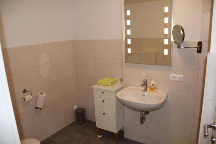 Wolfsjäger Worker Rooms - Voll Ausgestattete Gemeinschafts-apartments Mit Küche & Waschmaschine, Nahe Linz - Enns