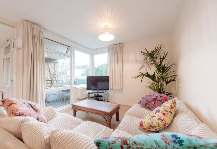 Spacious Two Double Bedroom Flat - Twickenham