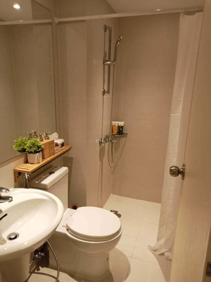 Staycation At Azure - Near Airport - Las Piñas
