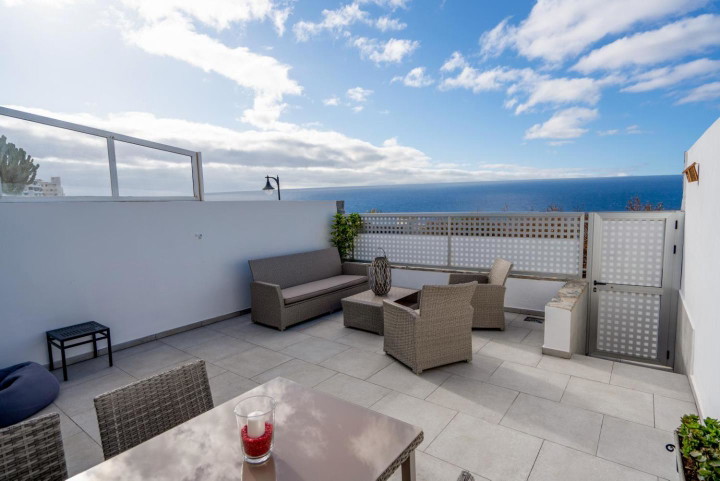 Luxurious Apartment With Large Terrace And Sea Views - Canary Islands