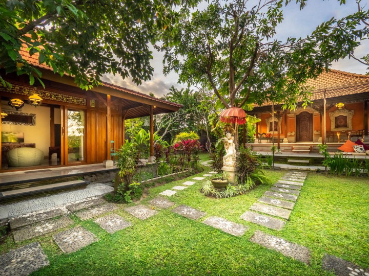 Tiis Garden Puri Villas - Sanur