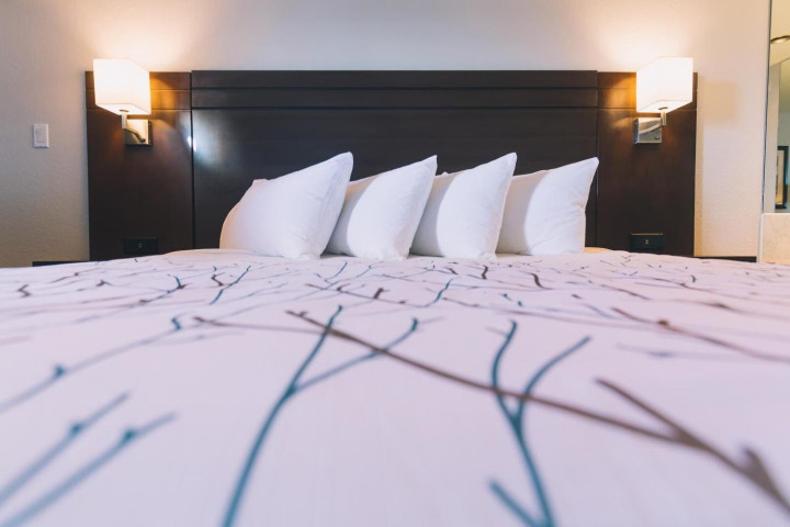 Service Plus Inns And Suites - Grande Prairie
