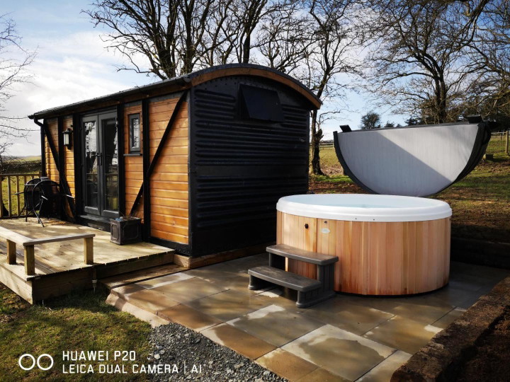 Pen-rhos Luxury Glamping "The Hare Hut" - Herefordshire