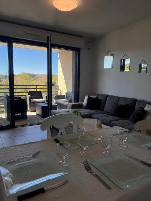 Joli T2 Terrasse Parking Aix Les Jardins D'allori - Fuveau