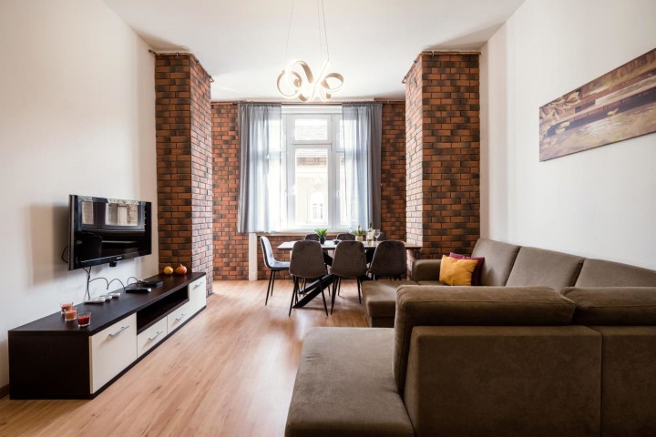 Jacuzzi And Privacy With Ac 2 Balconies And Free Garage - Budapest