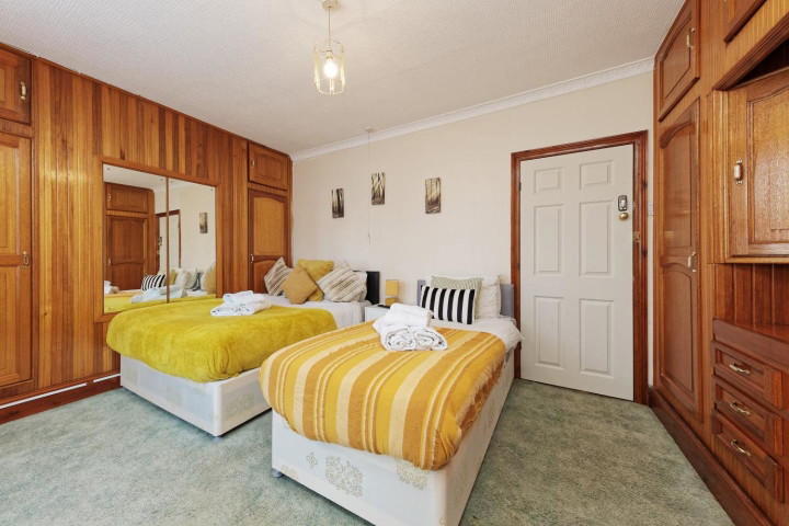 Spacious 4-bedroom In Medway Gillingham-kent Ideal For Contractors & Teams - Chatham, Kent