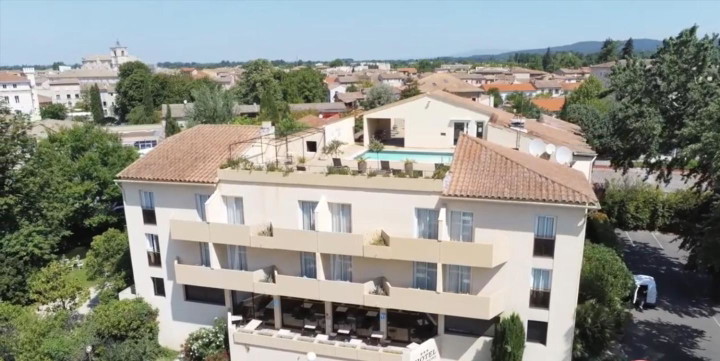 Hotel Les Nevons - Pernes-les-Fontaines
