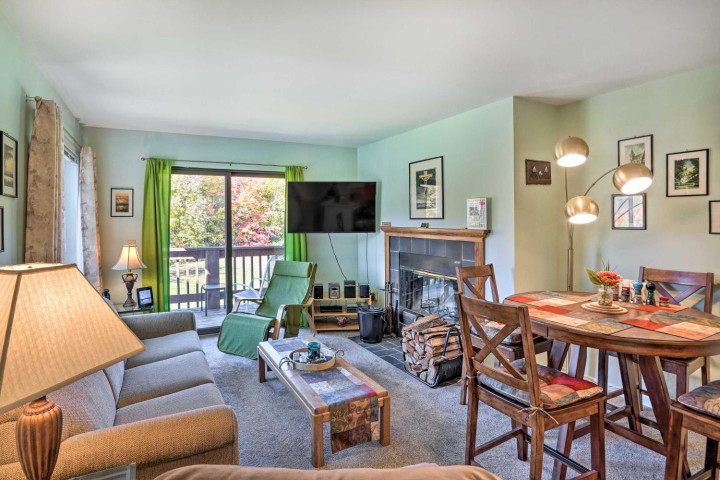 Comfortable Dover Apartment: Walk To Mt Snow! - Vermont