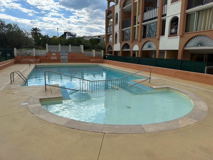 Appart:résidence Avec Piscine - Marseillan