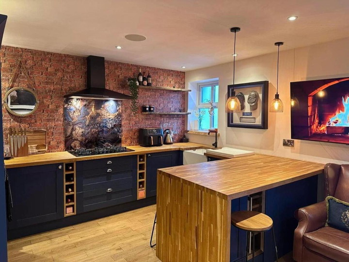 Executive 1bd 1st Floor Flat - Newport