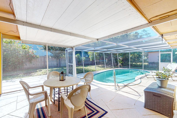 Balmy Breeze Hideaway - St. Pete Beach, FL