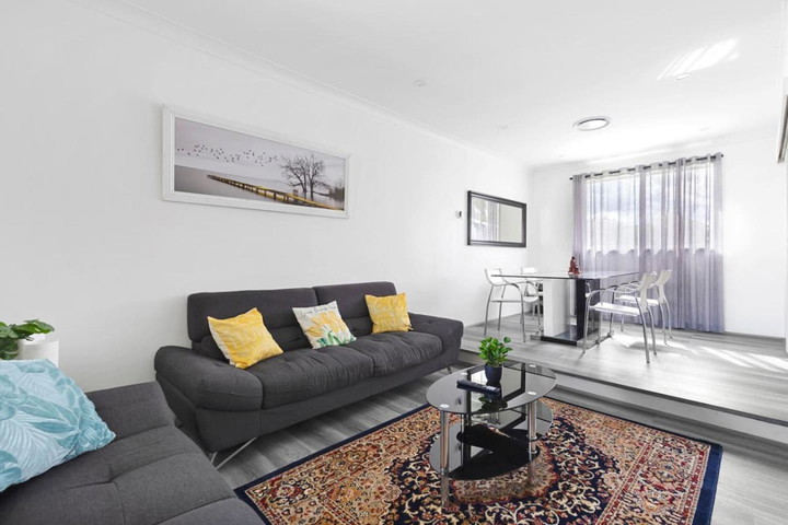 Modern 3br Free Parking Patio - Sydney