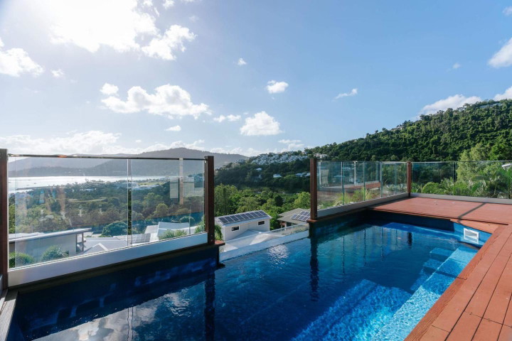 Nautilus On Nara - Spacious Airlie Beach Holiday Home With Ocean Views - 에얼리 비치