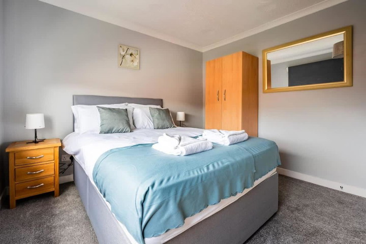 Scotia House -3 Bed House In Larkhall With Private Driveway - Motherwell