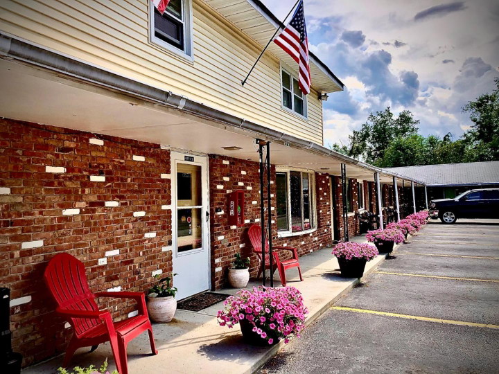 Rolling Hills Motel - Hudson Valley, NY