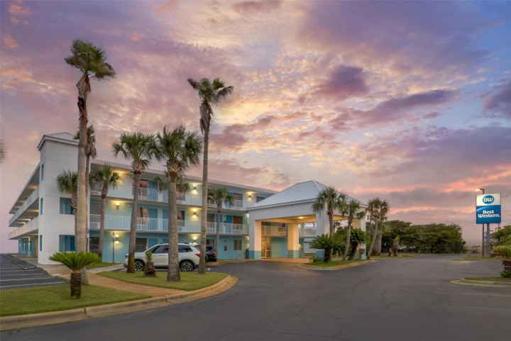 Best Western Navarre Waterfront - Florida Panhandle, FL