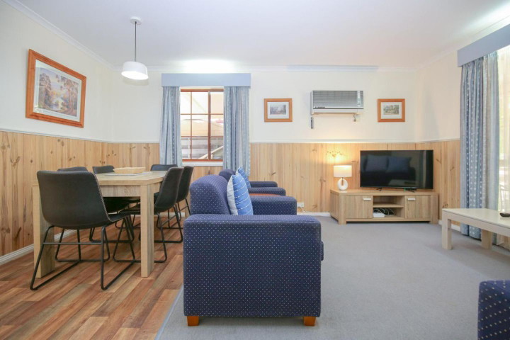 Amber Cottage - Bright