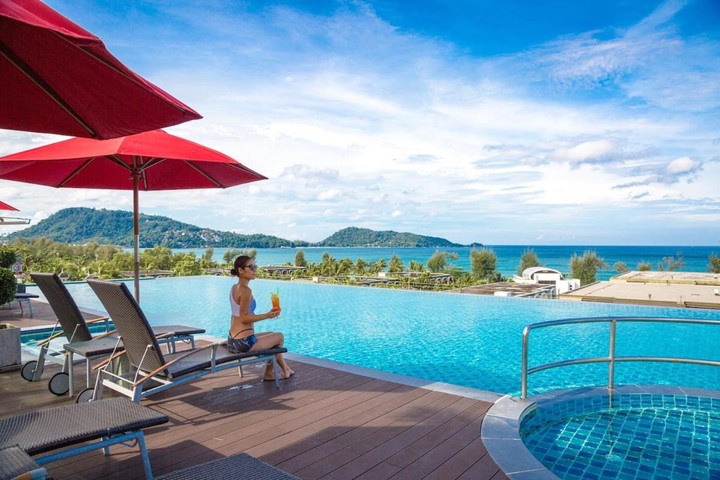 Beach Front Patong Phuket Penthouse Family - Patong Beach