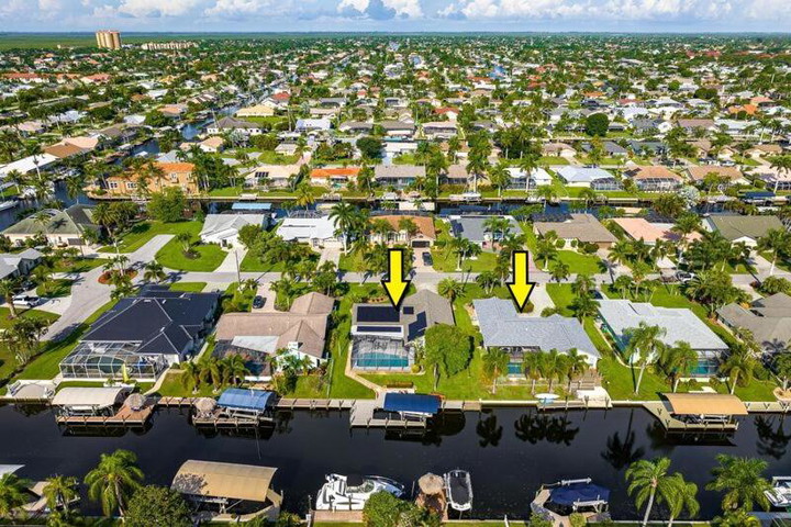 The Steak Out Gulf Access - Sleeps 14! Roelens Vacations - Sanibel Island, FL