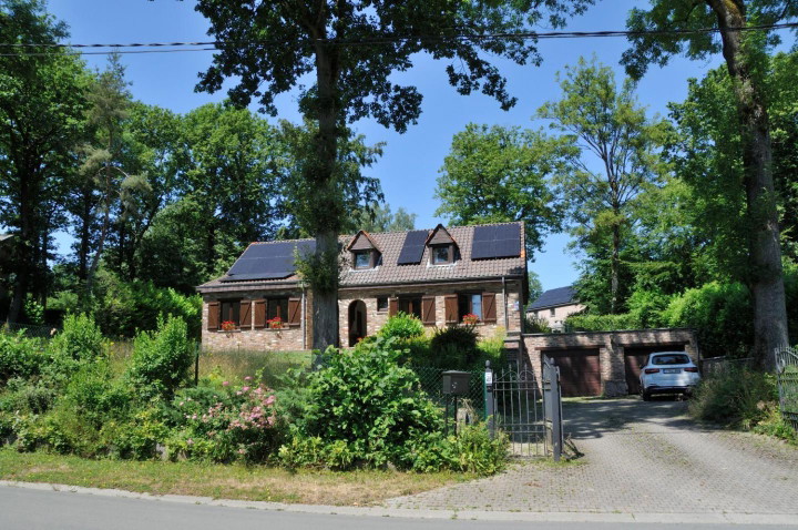 Très Belle Villa 4 Façades Dans Quartier Vert Et Arboré - 5 Kms De Namur - Namur