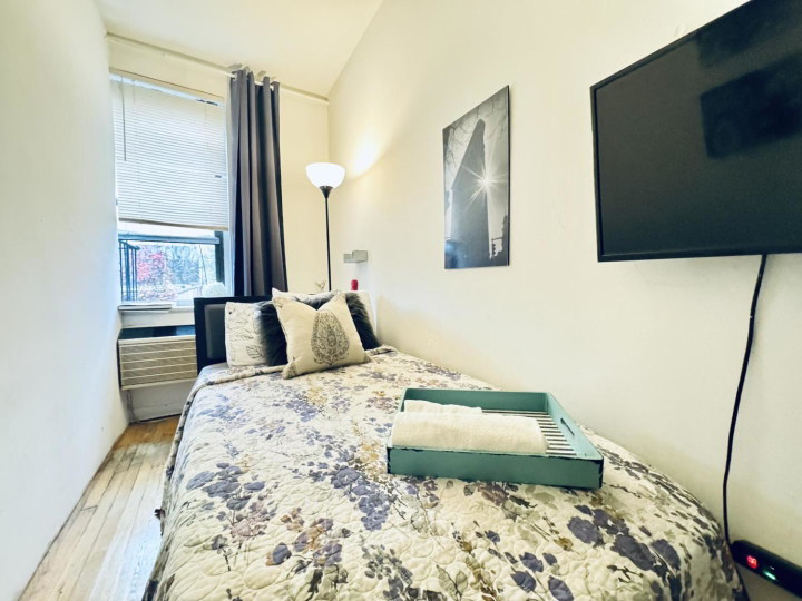 Ues Manhattan Room #2 In Shared Apartment - New York City