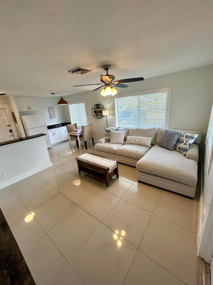 2 Min Walk To Beach With Free Parking At Lauderdale 17-1 - Coral Springs