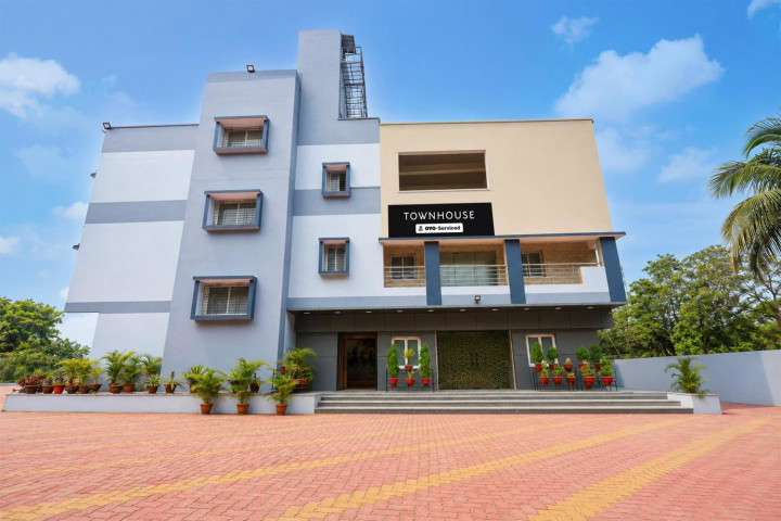 Super Townhouse Bhelaipahari Jamshedpur Formerly Jr Royals - Jamshedpur